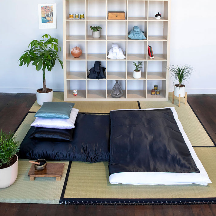 J-Life Japanese Shikibuton Mattress with Black Silk Cover - Removable ...